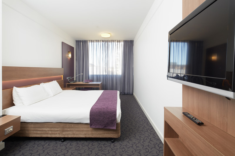 Rooms and SuitesAccommodation in Perth - Perth Ambassador Hotel ...